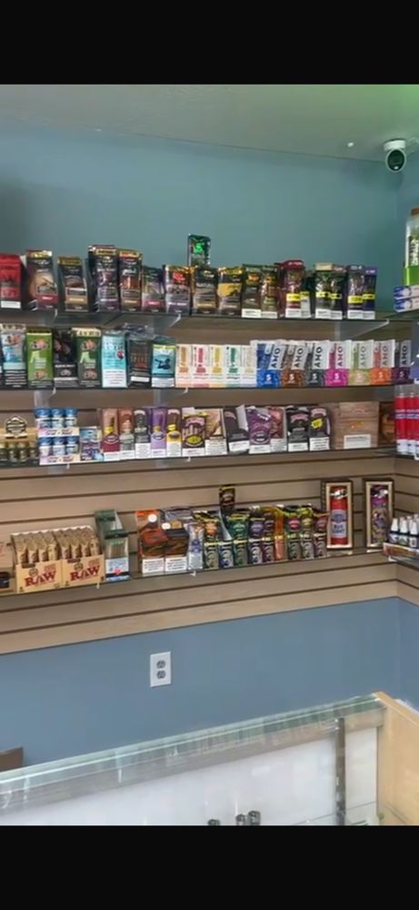 HUFF AND PUFF SMOKESHOP - Updated November 2024 - 10 Photos - 1808 S ...