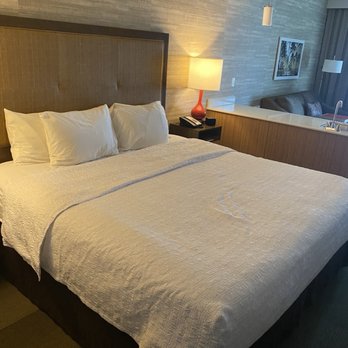 HAMPTON INN & SUITES OAHU/KAPOLEI - Updated August 2025 - 427 Photos ...