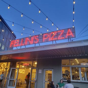 FELLINI’S PIZZA BUCKHEAD - Updated July 2024 - 302 Photos & 401 Reviews ...