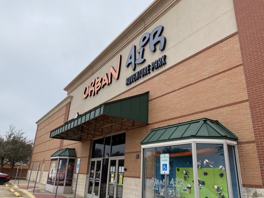 URBAN AIR TRAMPOLINE AND ADVENTURE PARK - Updated July 2024 - 92 Photos ...