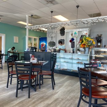 THE PINEAPPLE CAFE - Updated December 2025 - 16 Photos & 45 Reviews ...