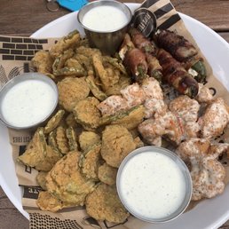 FLIPS PATIO GRILL - Updated January 2026 - 249 Photos & 367 Reviews ...