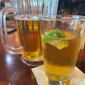 HOOTERS - Updated August 2025 - 75 Photos & 68 Reviews - 6100 SW 10th ...