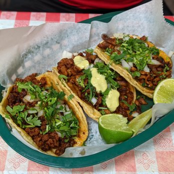 TAPICOZZA - 53 Photos & 29 Reviews - 17W731 E Roosevelt Rd, Oakbrook ...