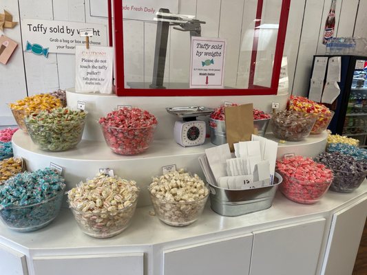 LAURA’S FINE CANDIES - Updated May 2025 - 118 Photos & 109 Reviews ...