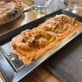 QUATTRO - Updated August 2024 - 496 Photos & 592 Reviews - 264 Hanover ...