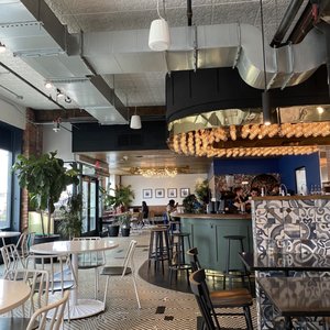 THE GREAT COMMONER - 433 Photos & 197 Reviews - 22001 Michigan Ave ...