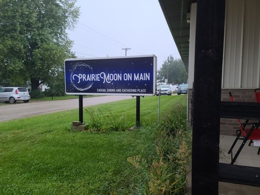 PRAIRIEMOON ON MAIN - Updated January 2025 - 13 Photos - 103 E Main St ...