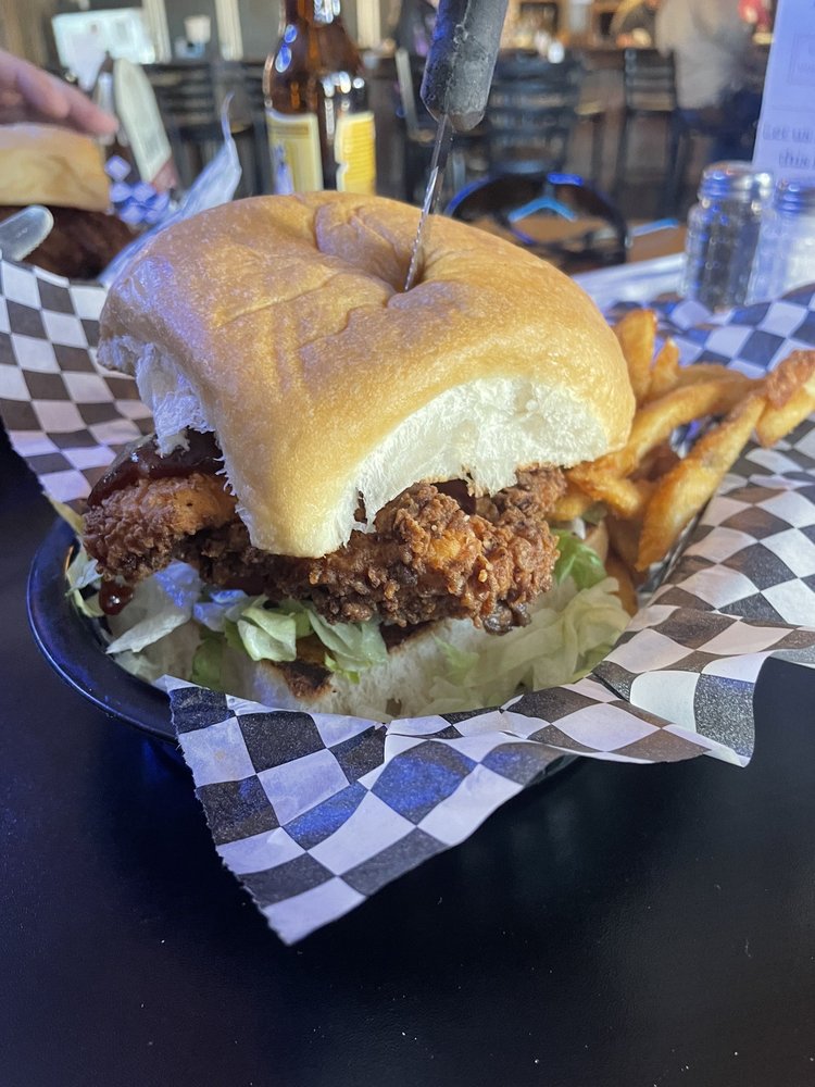 BLACK CREEK BAR AND GRILL - 11 Photos - 1721 Hwy 173 S, Devine, Texas ...