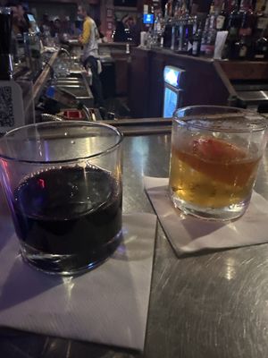 DARWIN’S PUB - Updated October 2024 - 63 Photos & 139 Reviews - 223 E ...