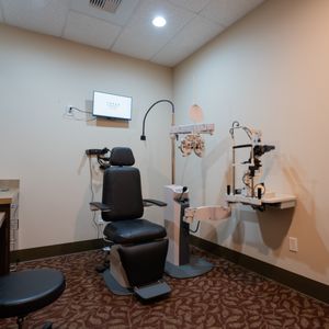 SUMMIT FAMILY EYE CARE - Updated August 2025 - 6201 Summitview Ave ...