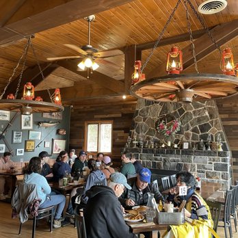 CASCADE LODGE & RESTAURANT - Updated August 2025 - 152 Photos & 140 ...