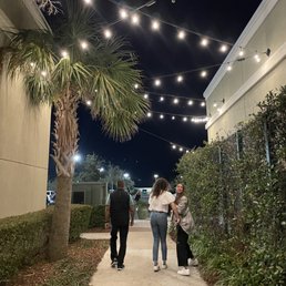 NONA BLUE MODERN TAVERN - Updated December 2025 - 686 Photos & 500 ...