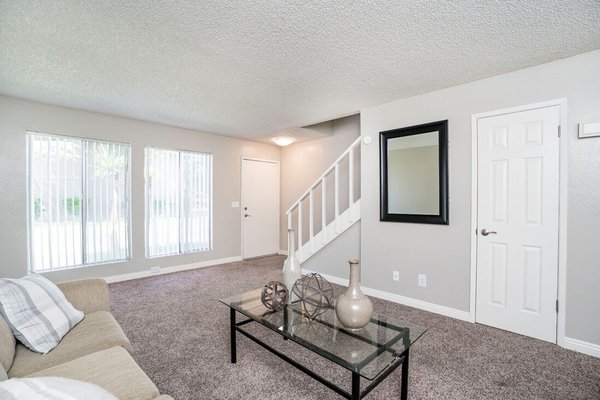 TORREY RIDGE - Updated December 2025 - 11 Photos - 222 S Clovis Ave ...