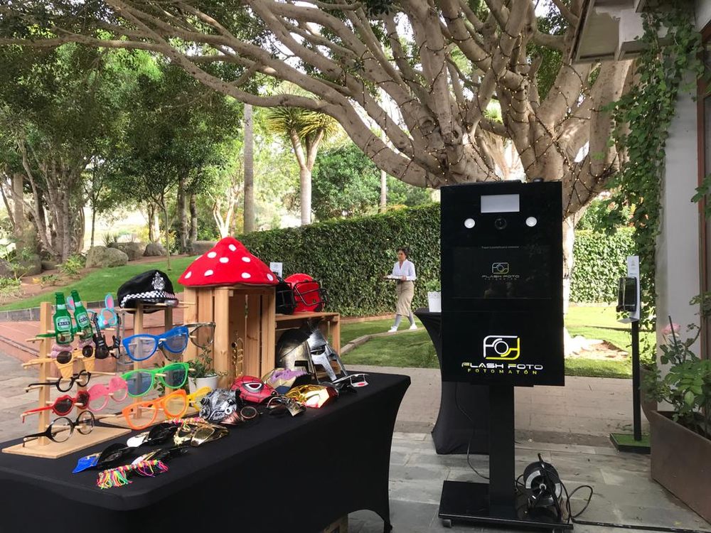 FLASH FOTO FOTOMATÓN - Updated January 2025 - Olof Palme 46, Las Palmas ...