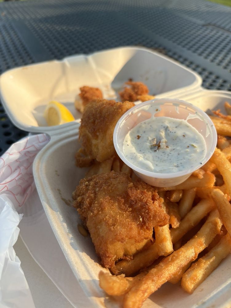 RIGHT SIDE OF THE BOAT FISH AND CHIPS - Updated January 2025 - 22 ...