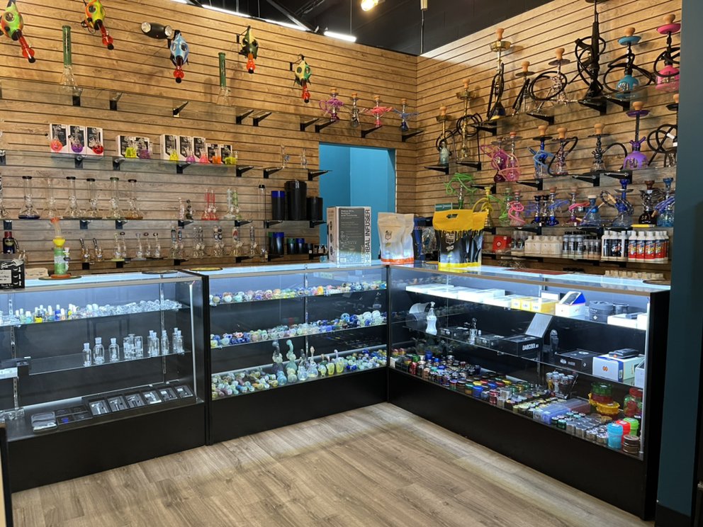 STRATUS SMOKE & VAPE - Updated January 2026 - 12 Photos - 3124 Gammon ...