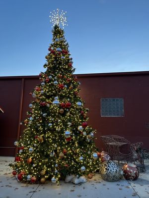 OHIO CHRISTMAS FACTORY - Updated December 2025 - 4125 Mahoning Road NE ...