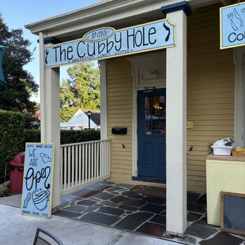 THE CUBBY HOLE - Updated October 2025 - 376 Photos & 384 Reviews - 37 E ...