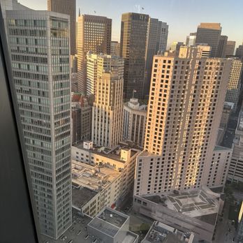 THE VIEW LOUNGE - Updated July 2024 - 3120 Photos & 2000 Reviews - 780 ...