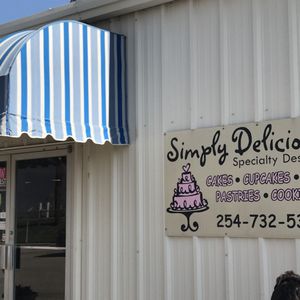 SIMPLY DELICIOUS BAKERY - 28 Photos & 28 Reviews - 200 S Commerce Dr ...