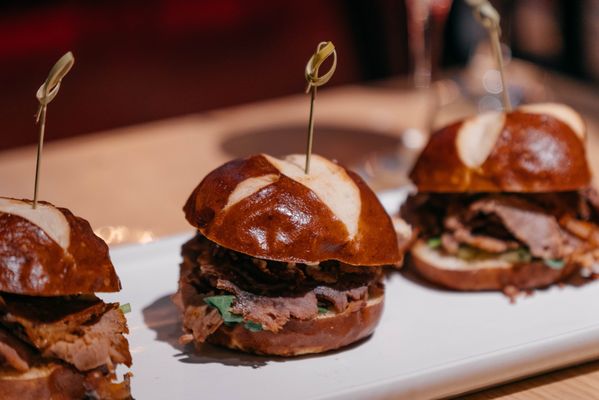 EVALYN’S TAP HOUSE - Updated January 2026 - 161 Photos & 42 Reviews ...