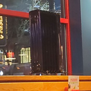 RED ROBIN GOURMET BURGERS AND BREWS - Updated July 2025 - 116 Photos ...