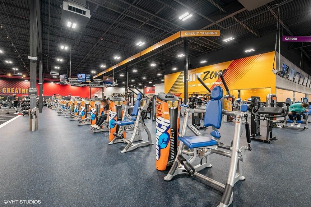 CRUNCH FITNESS - TUCKER - Updated January 2026 - 46 Photos & 28 Reviews ...