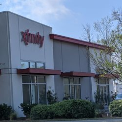 XFINITY STORE BY COMCAST - 37 Photos & 36 Reviews - 5037 International ...