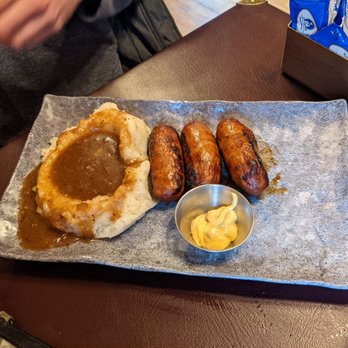 PINTS PUB - Updated December 2025 - 337 Photos & 427 Reviews - 221 W ...