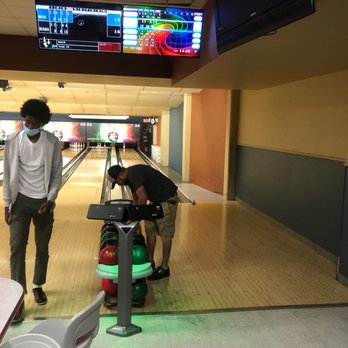OAK HILLS BOWLING CENTER - Updated December 2025 - 59 Photos & 105 ...