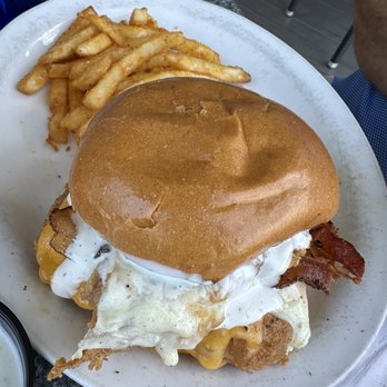 GATORS PORTSIDE - Updated December 2025 - 189 Photos & 232 Reviews ...