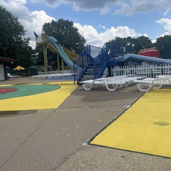 GATOR POOL - Updated July 2025 - 17 Photos - D St, Virginia Beach ...