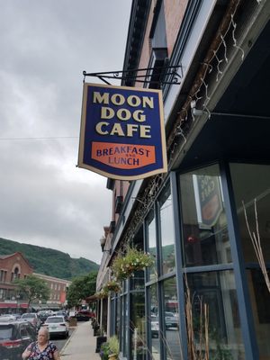 MOON DOG CAFE - Updated June 2024 - 126 Photos & 149 Reviews - 24 ...