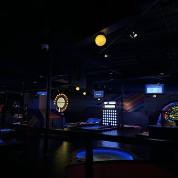 PUTTSHACK - ADDISON - Updated June 2025 - 336 Photos & 163 Reviews ...