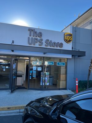 THE UPS STORE - Updated December 2025 - 34 Photos & 107 Reviews - 1250 ...