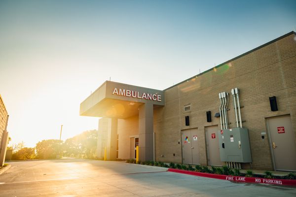 LEGACY ER & URGENT CARE - Updated December 2025 - 16 Photos - 211 W ...