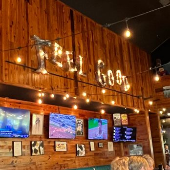 THE SNEAKY BEAGLE - Updated October 2024 - 269 Photos & 233 Reviews ...