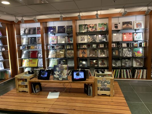 SUB POP RECORDS - 146 Photos & 48 Reviews - 17801 International Blvd ...