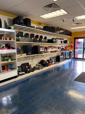 WADE’S JEWELRY & PAWN - Updated October 2025 - 3525 McFarland Blvd E ...