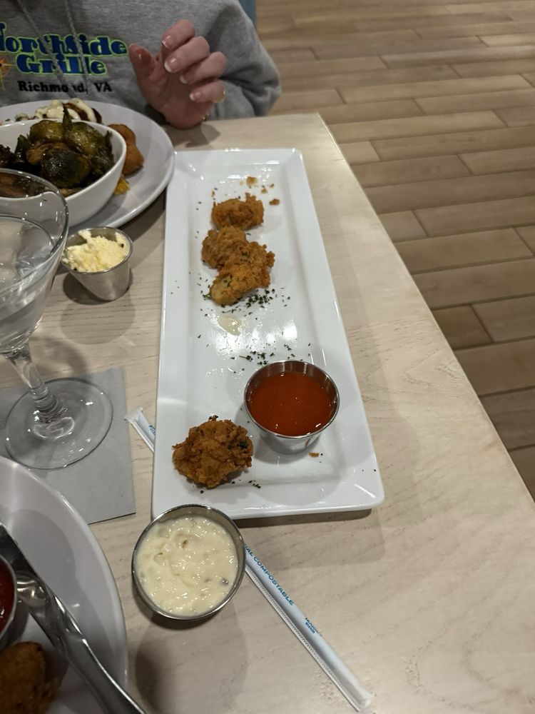 HOOKED SEAFOOD & RAW BAR - Updated October 2025 - 32 Photos & 27 ...