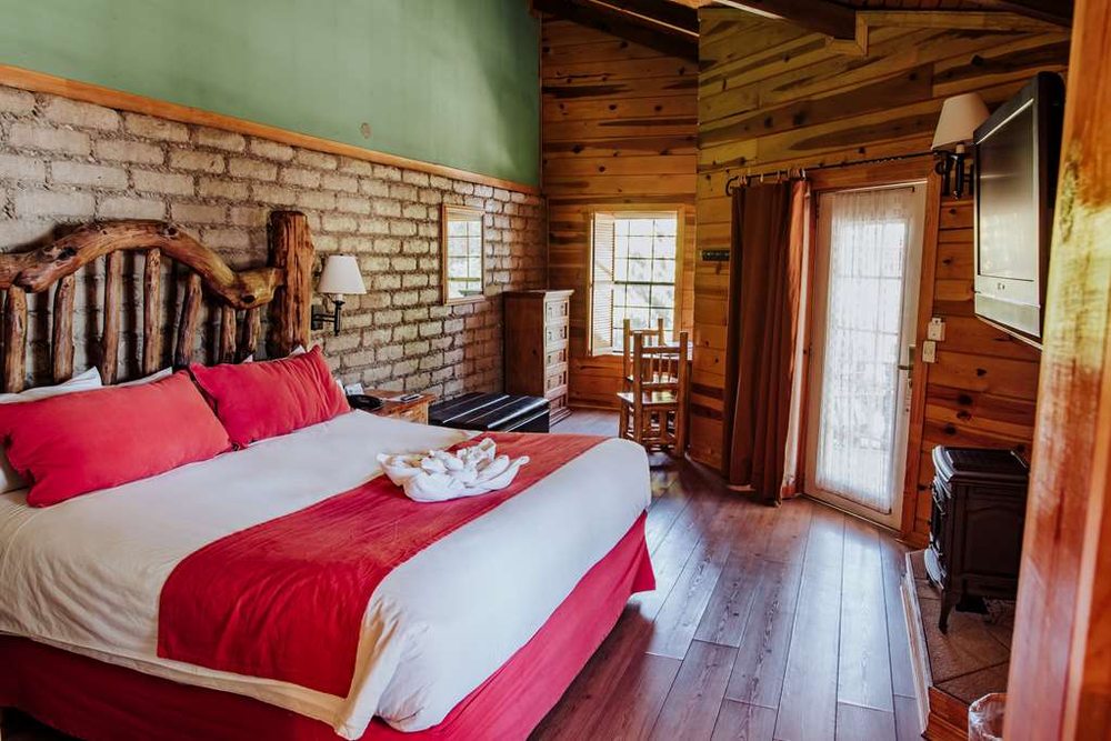 BEST WESTERN THE LODGE AT CREEL - 41 Photos - Av. Lopez Mateos 61 ...