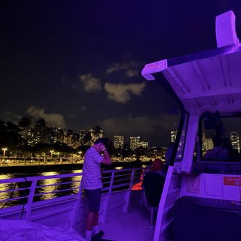 PINK SAILS WAIKIKI - Updated September 2024 - 787 Photos & 555 Reviews ...