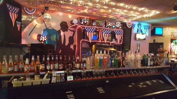 RAINBOW LOUNGE - Updated December 2025 - 36 W 4th St, Dubuque, Iowa ...