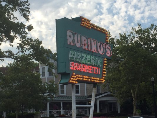 RUBINO’S PIZZA - 174 Photos & 256 Reviews - Pizza - 2643 E Main St ...