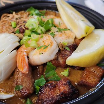 TAMBAYAN - Updated October 2024 - 165 Photos & 87 Reviews - 51 N 12th ...