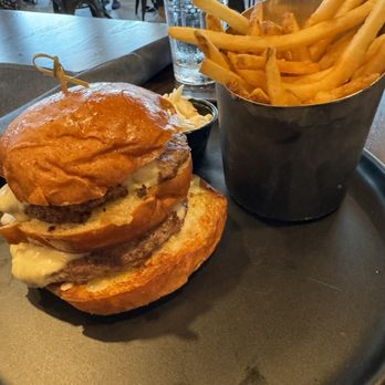 REPUBLIC GASTROPUB - Updated November 2024 - 513 Photos & 451 Reviews ...