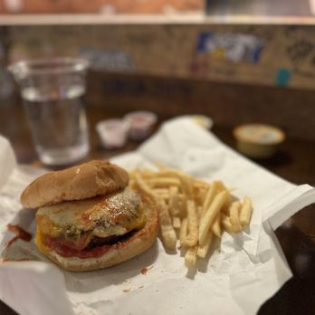 BURGER JOINT - Updated April 2025 - 1616 Photos & 2509 Reviews - 119 W ...