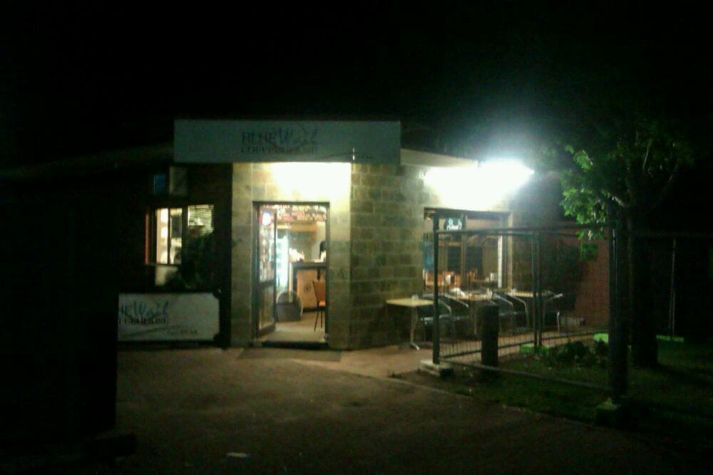 BLUE WAIL COFFEEHOUSE - Updated September 2024 - 5 Station St, Blaxland ...