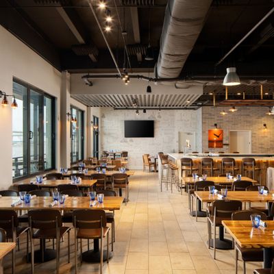 OXBOW BAR & GRILL - Updated July 2025 - 406 Photos & 389 Reviews - 1300 ...